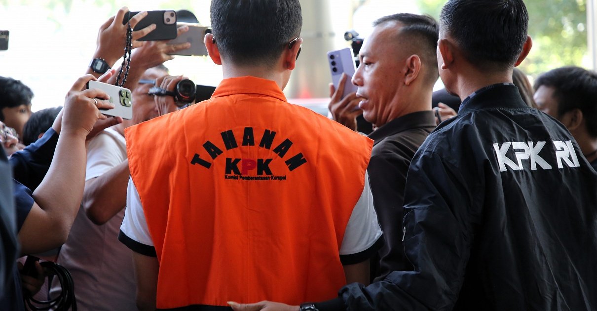 KPK Tangkap Tangan Tersangka Dugaan TPK Hasil Audit Keuangan BPK di ...